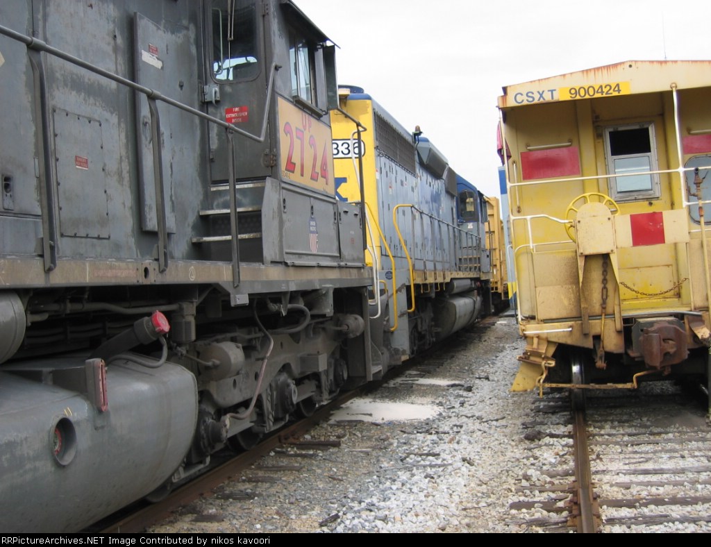 UP 2724 and a CSX SD40-2